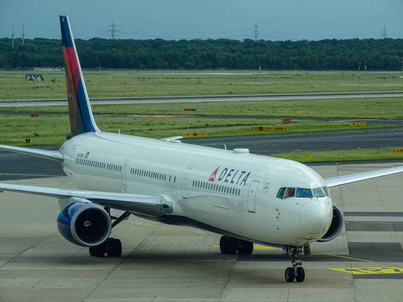 Delta Adds New SkyMiles Card Perks Without Raising Annual Fees | Points ...